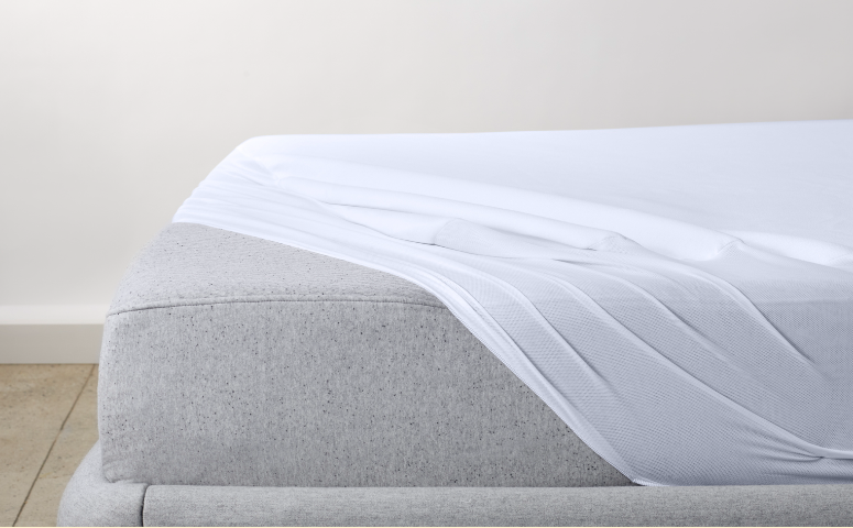 How to Keep Your Fitted Sheet on Your Bed: 6 Ways | Casper Blog